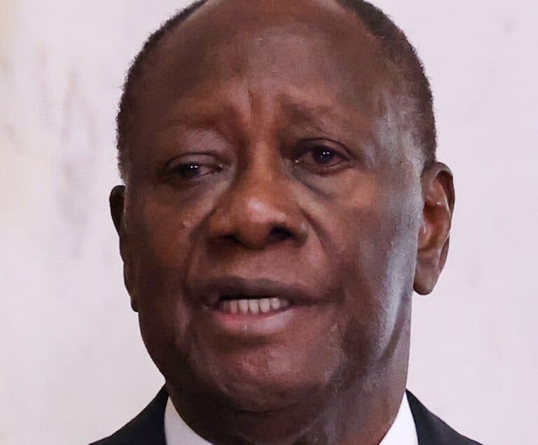 Salaire minimum en Côte d'Ivoire : que fait Alassane Ouattara ? - Le ...